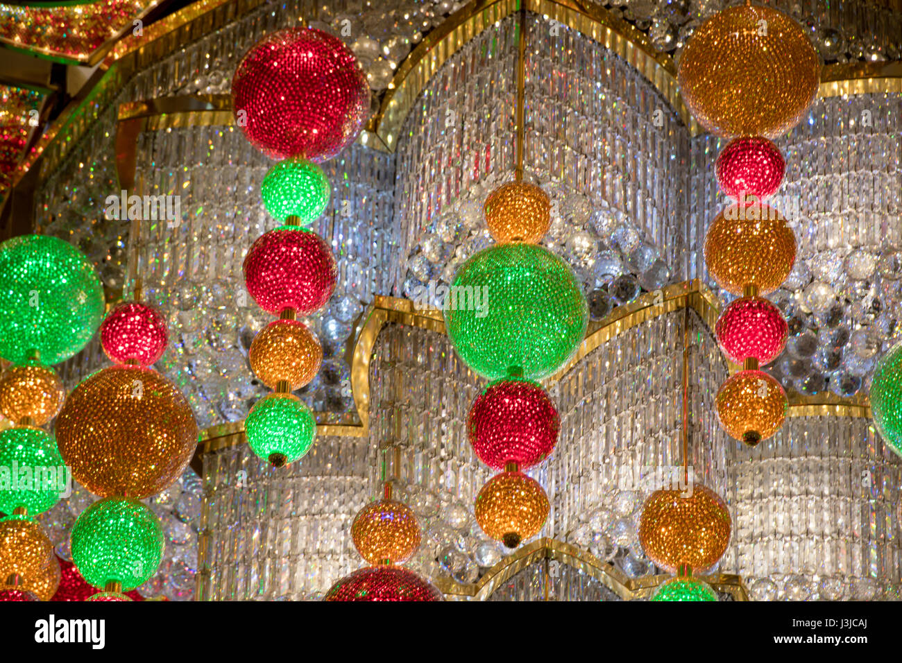 United Arab Emirates - Decorative lamp in Sheikh Zayed Mosque in Abu ...