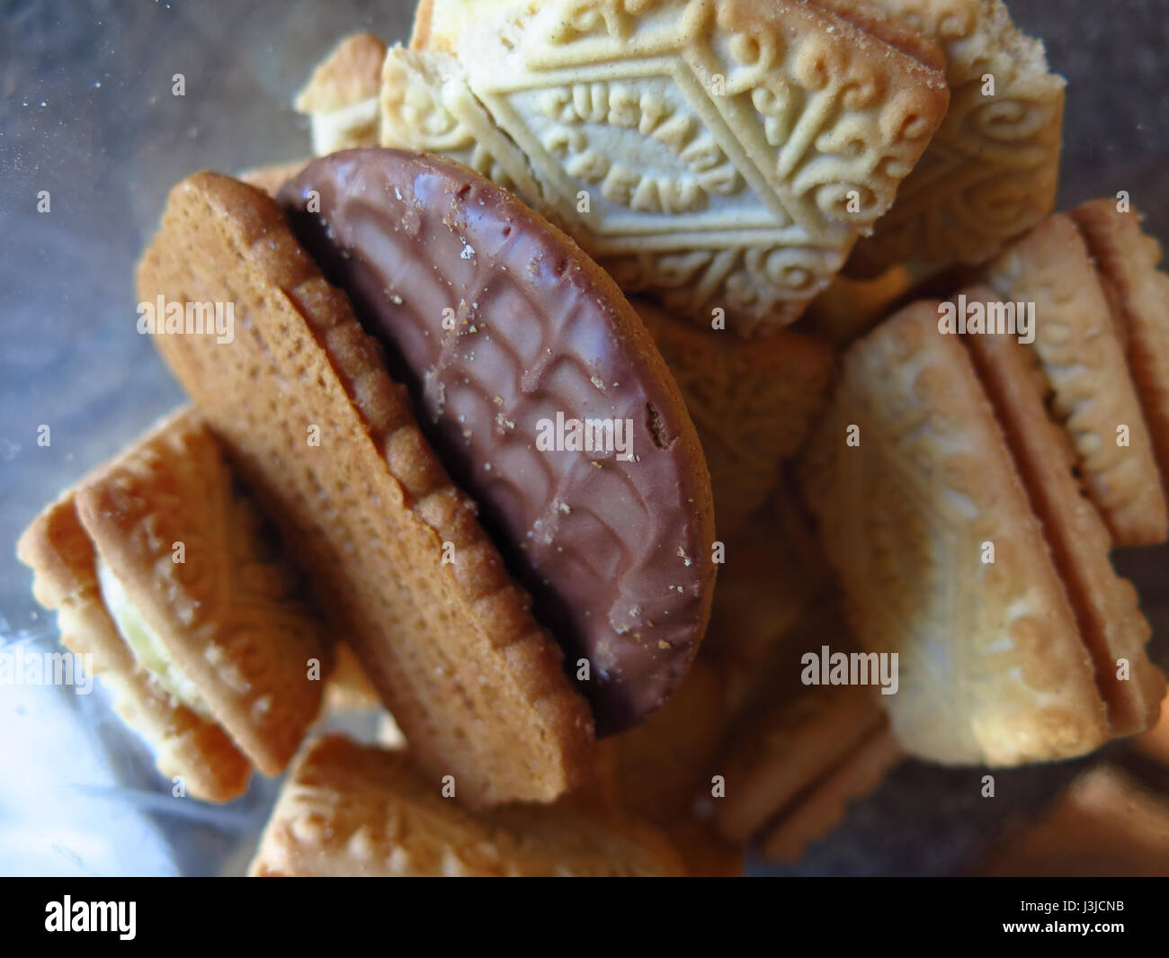 Custard creams biscuits hi-res stock photography and images - Alamy
