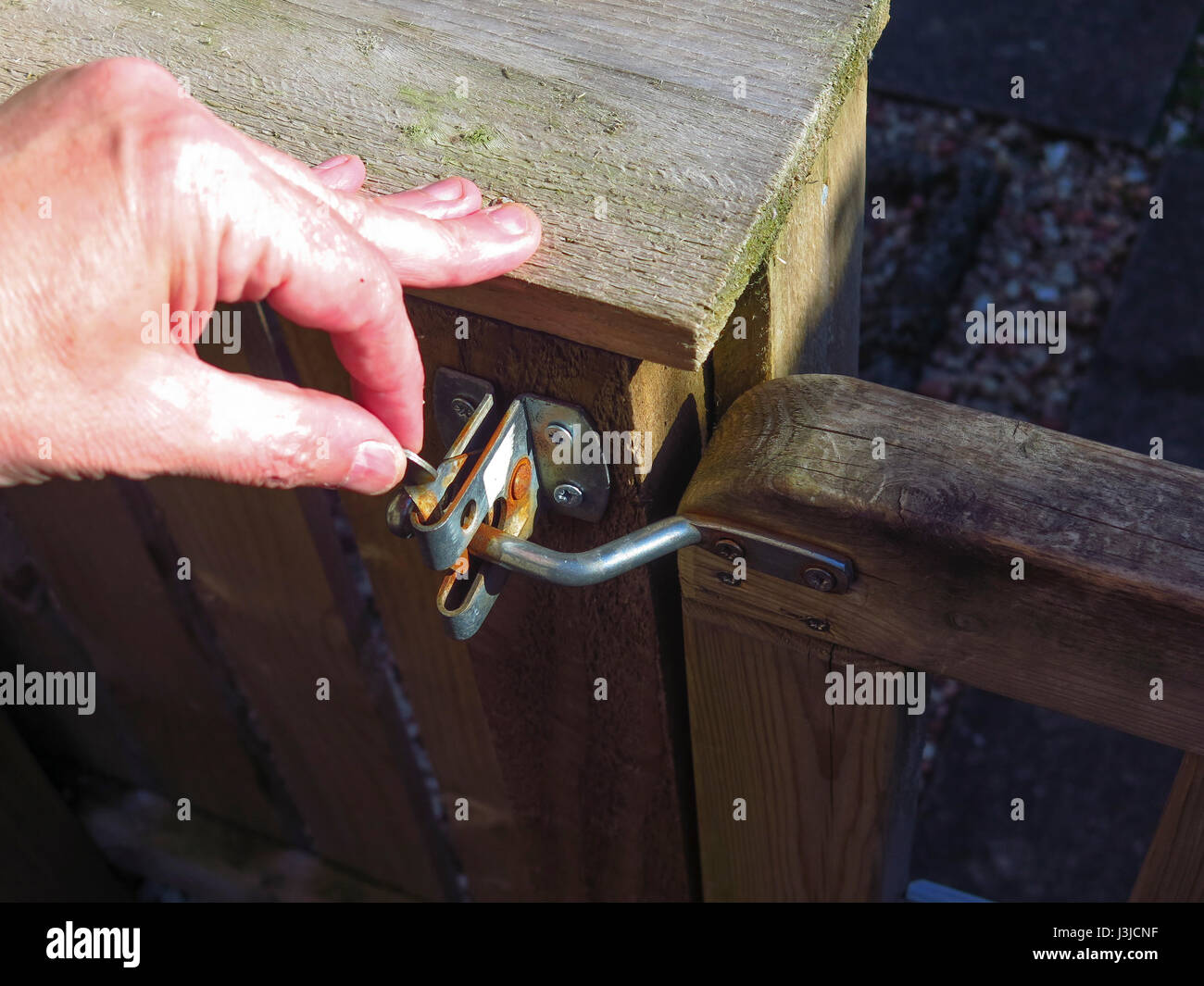 Lock garden gate latch hi-res stock photography and images - Alamy