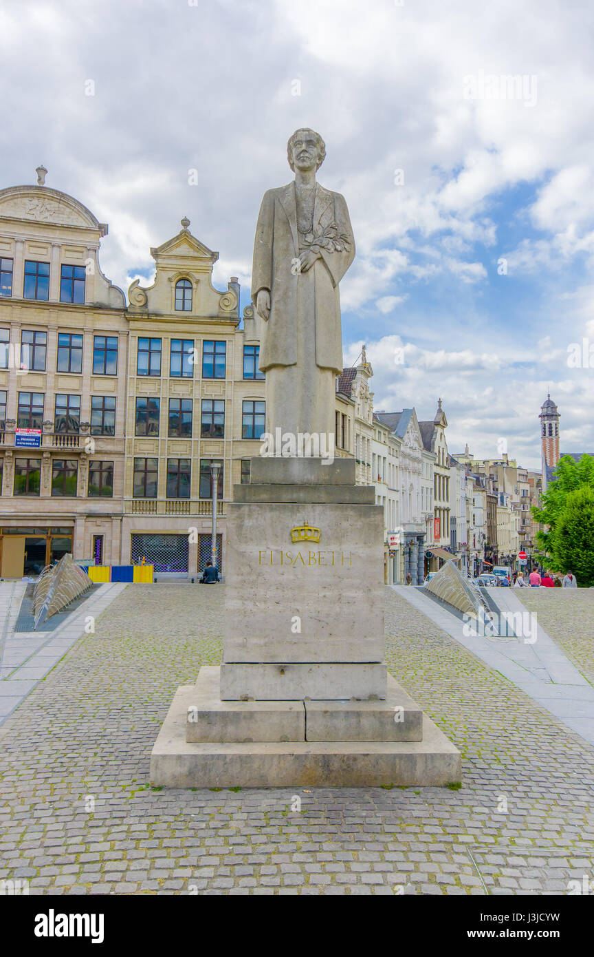 BRUSSELS, BELGIUM - 11 AUGUST, 2015: Famous Queen Elisabeth statue ...