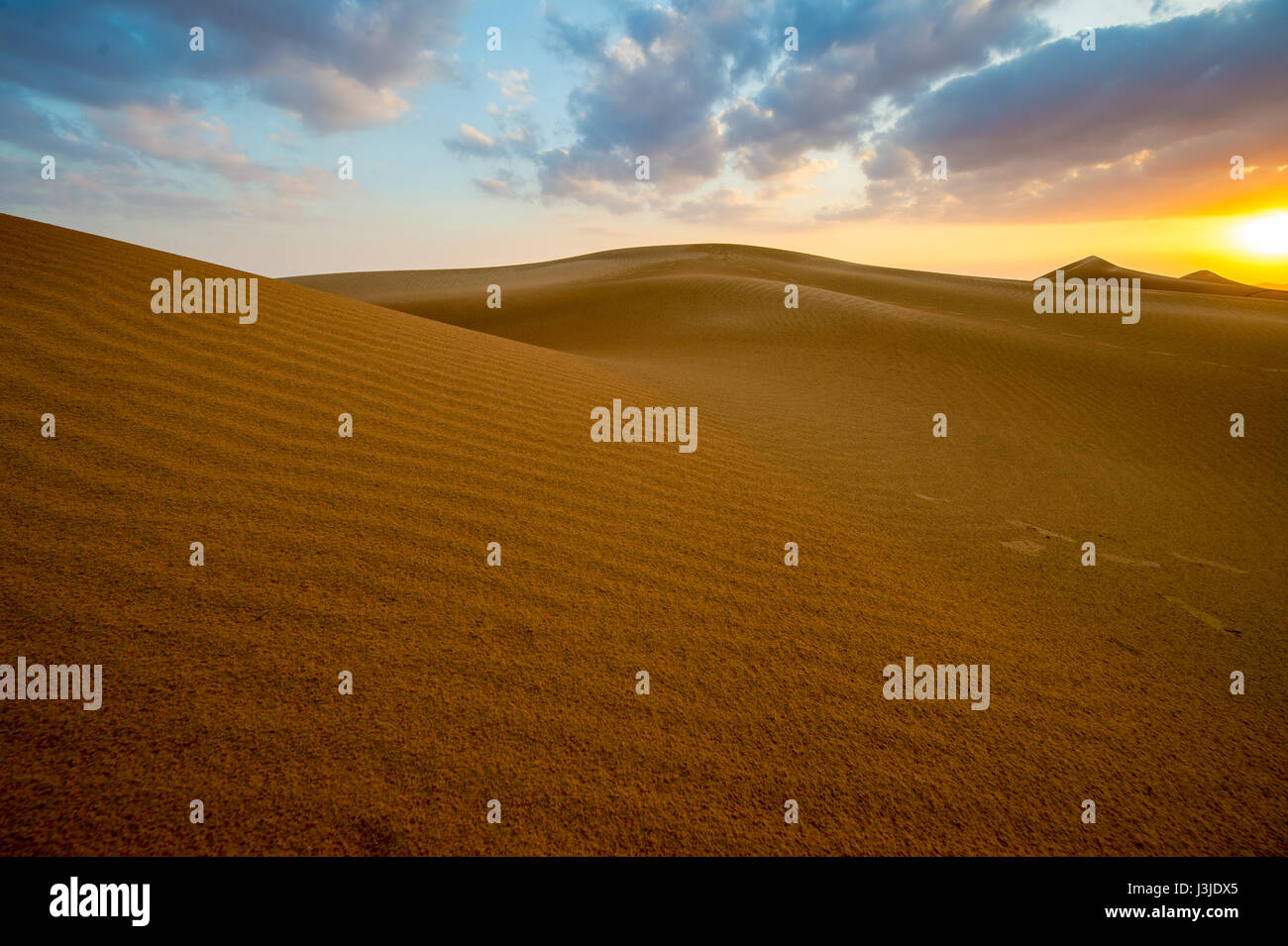 United Arab Emirates - The southern sand desert of Al Ain during sunset ...