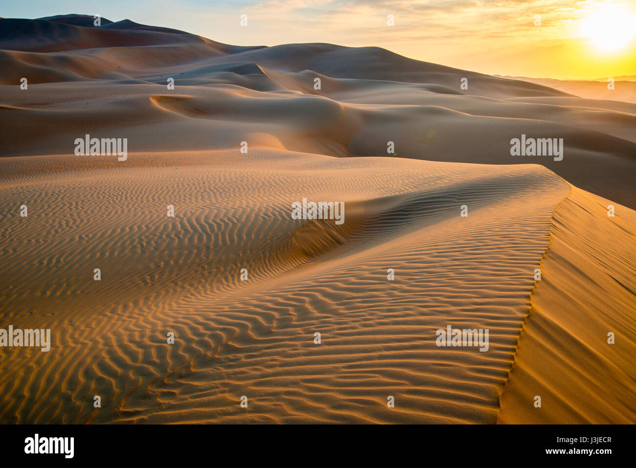 Liwa Oasis, Abu Dhabi , United Arab Emirates -, the warm sun shines ...