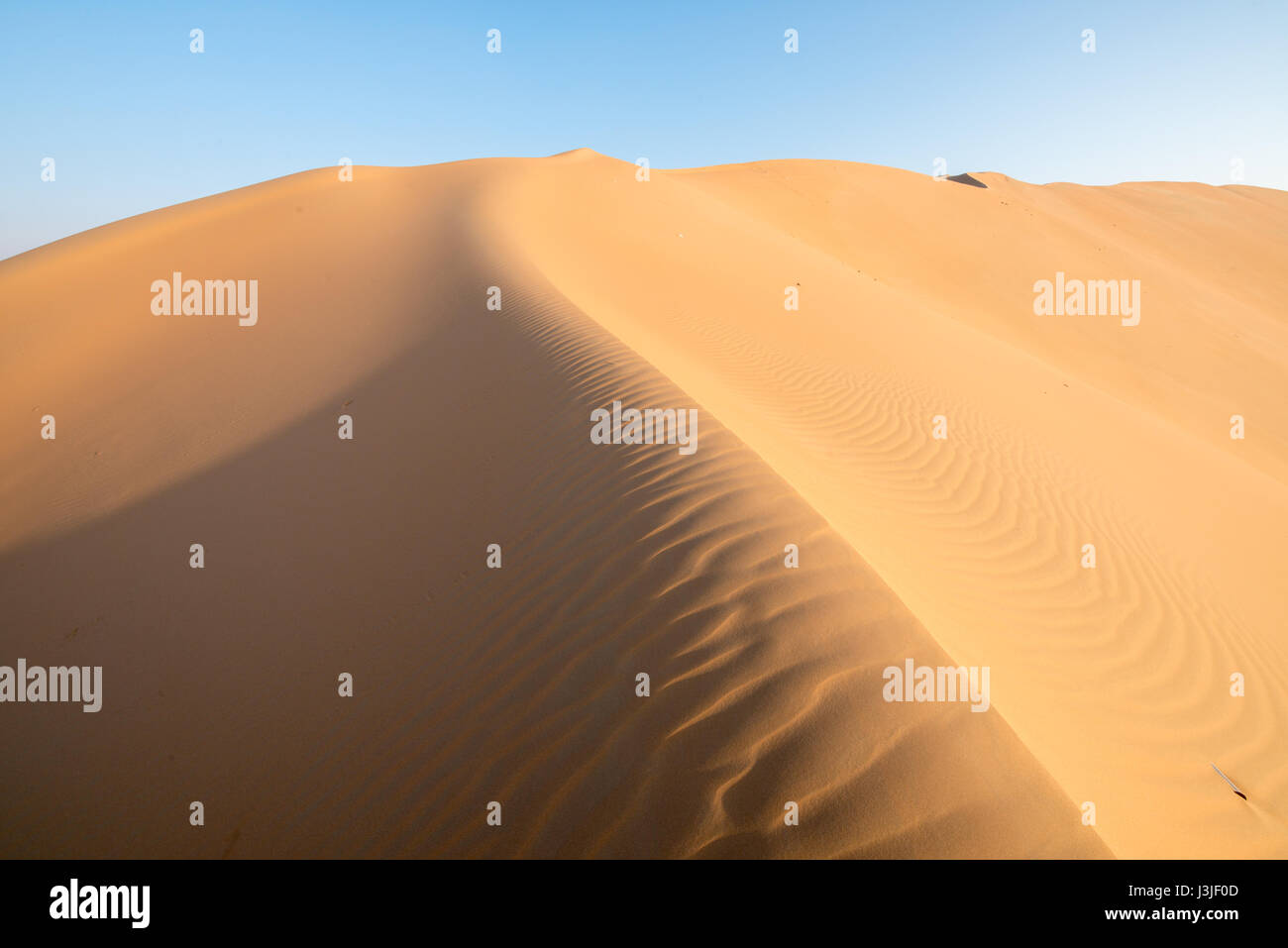 Liwa Oasis, Abu Dhabi , United Arab Emirates -, sunlight pours over ...