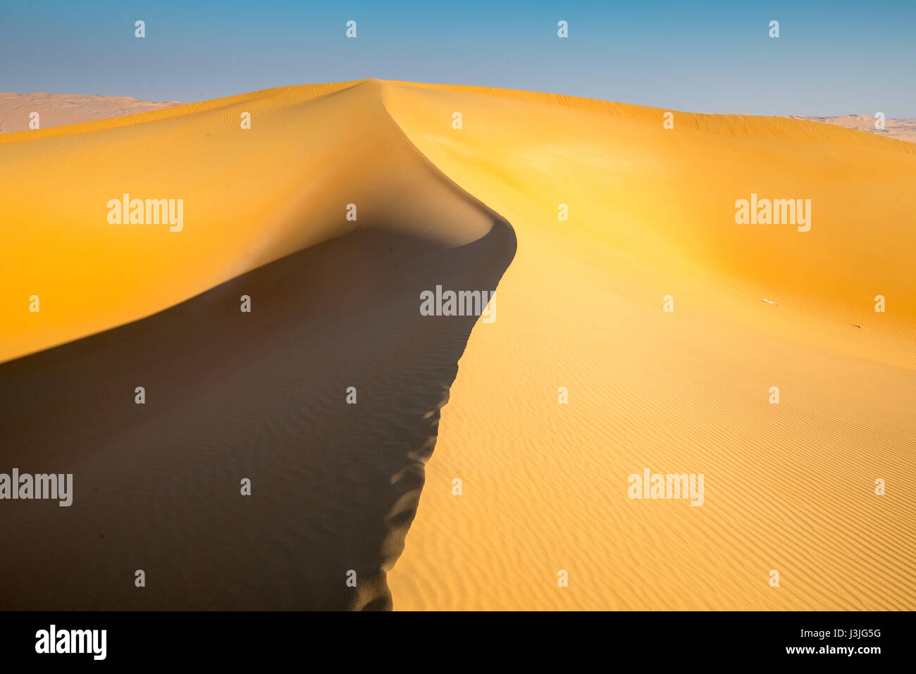 Liwa Oasis, Abu Dhabi , United Arab Emirates -, sunlight pours over ...