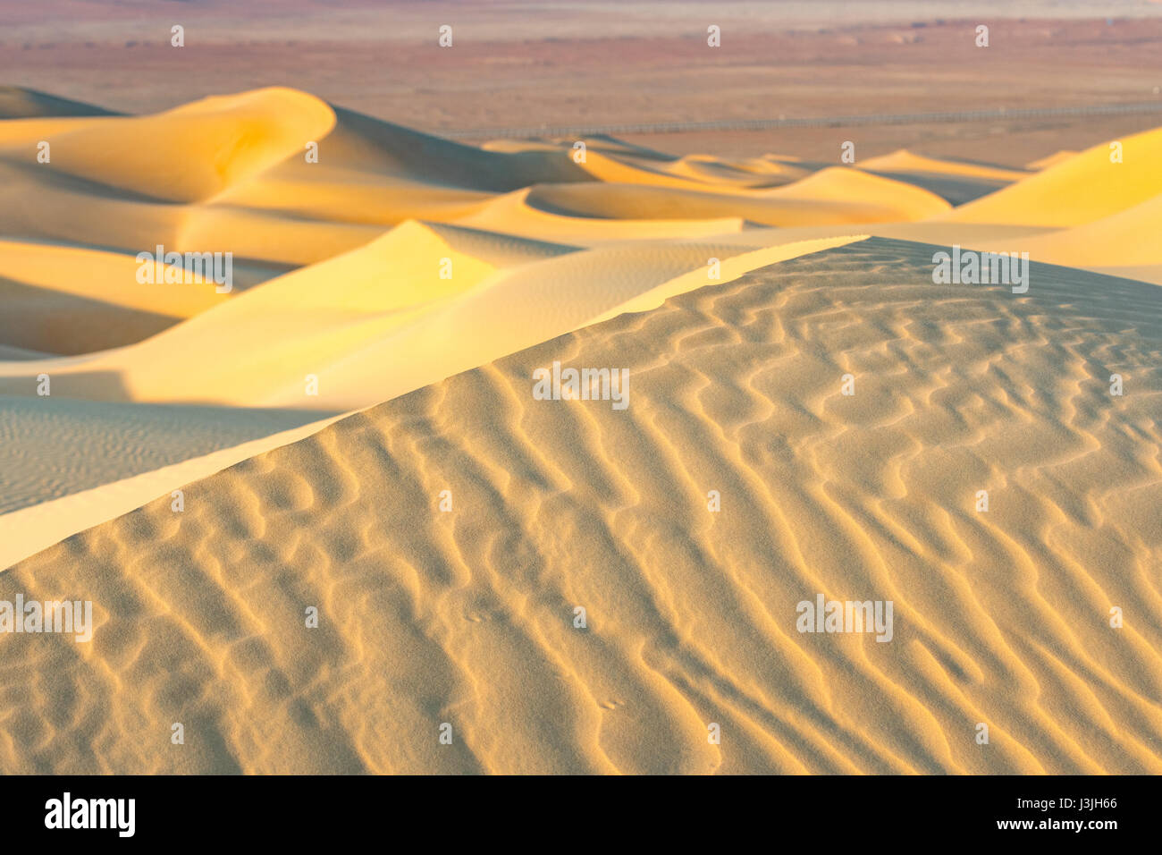Liwa Oasis, Abu Dhabi , United Arab Emirates -, sunlight pours over ...