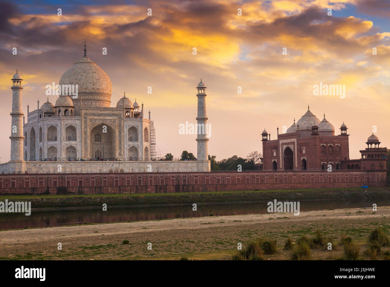 Yamuna river taj mahal hi-res stock photography and images - Alamy