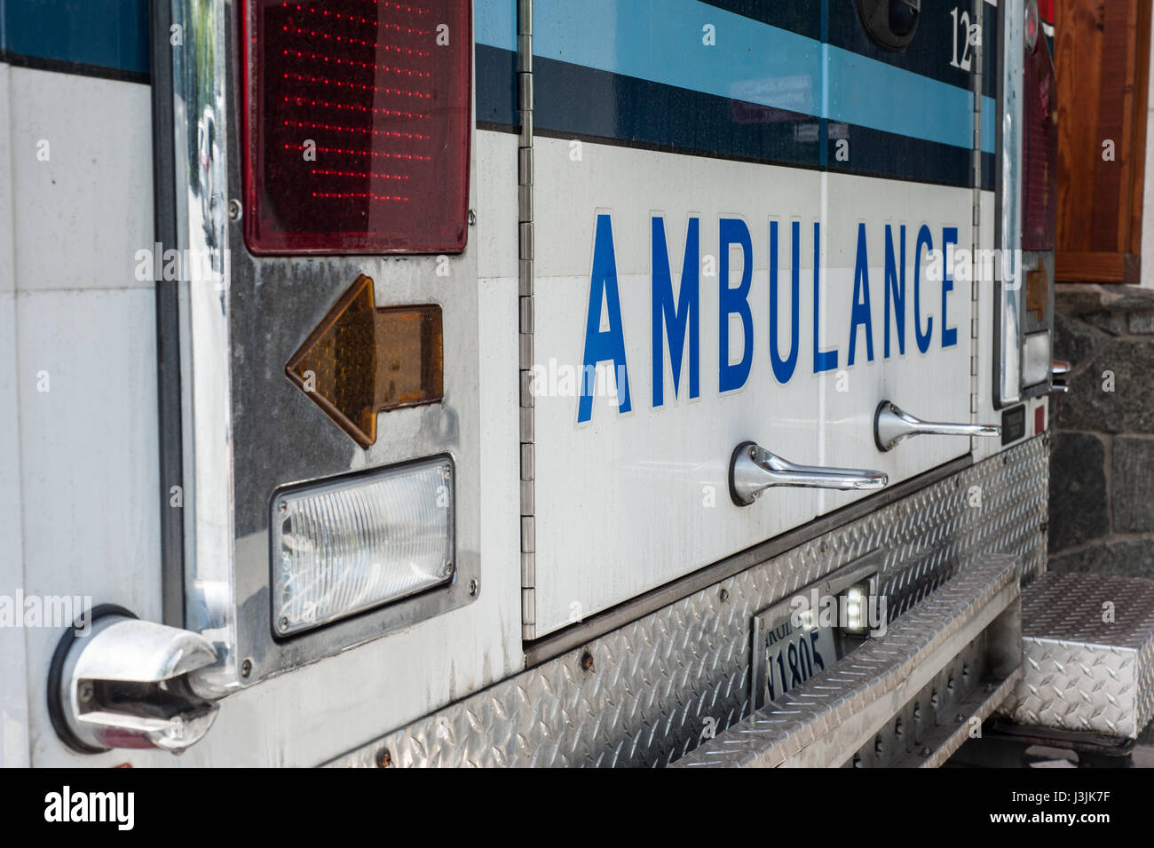 Ambulance at the entrance of an emergency room Stock Photo - Alamy