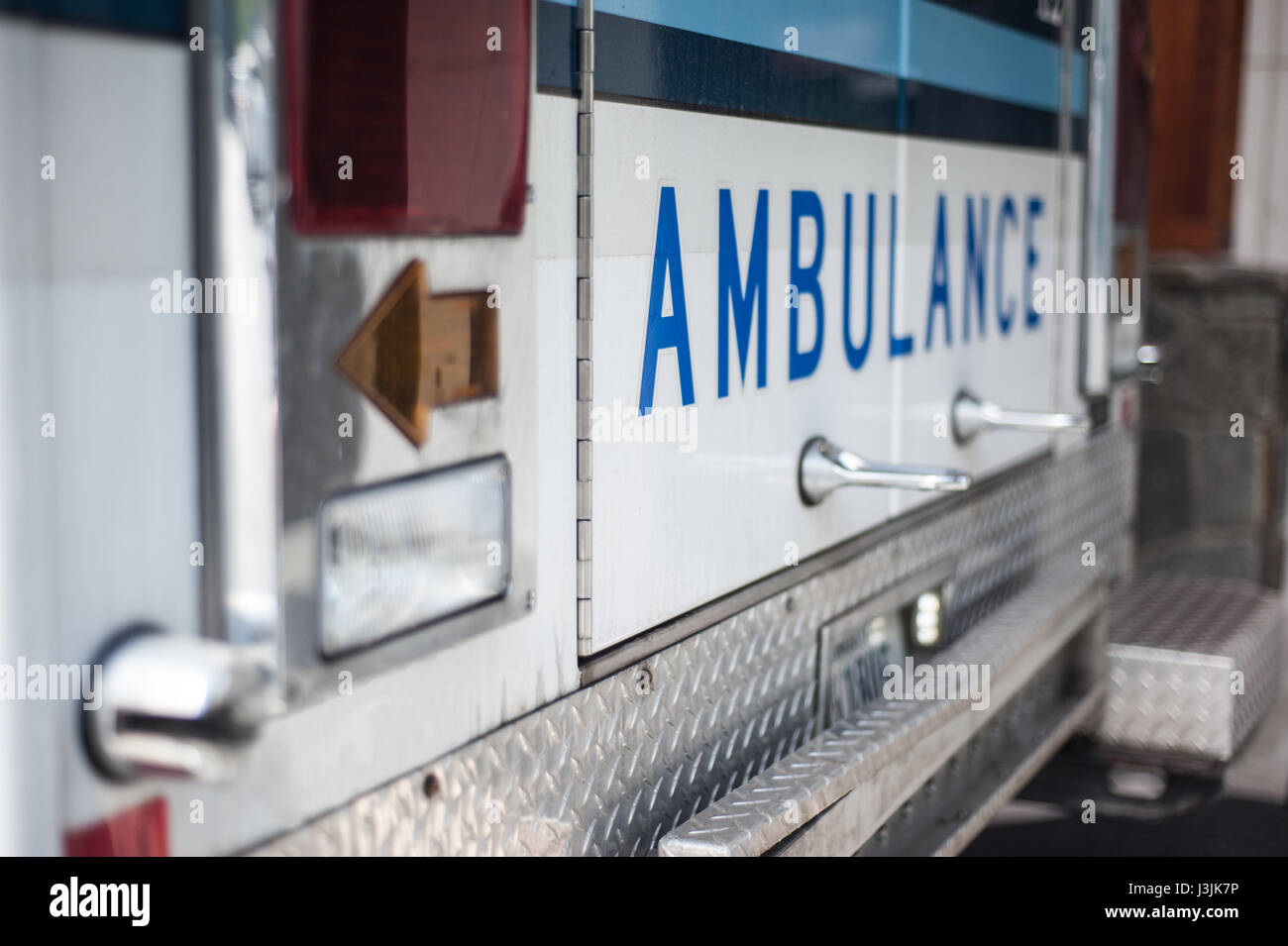 Ambulance at the entrance of an emergency room Stock Photo - Alamy