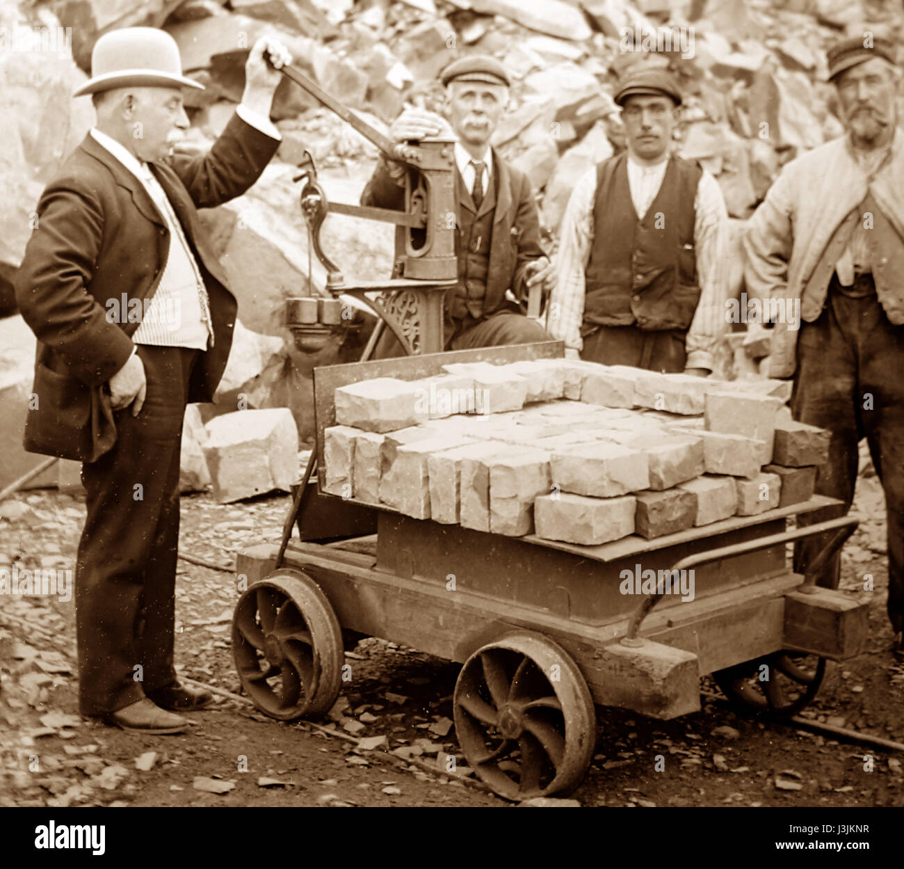 British stone quarry - early 1900s Stock Photo - Alamy