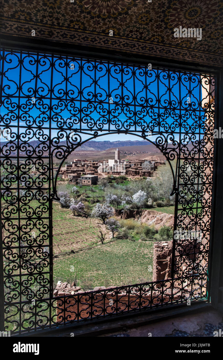 Telouet Kasbah and Telouet village Stock Photo - Alamy