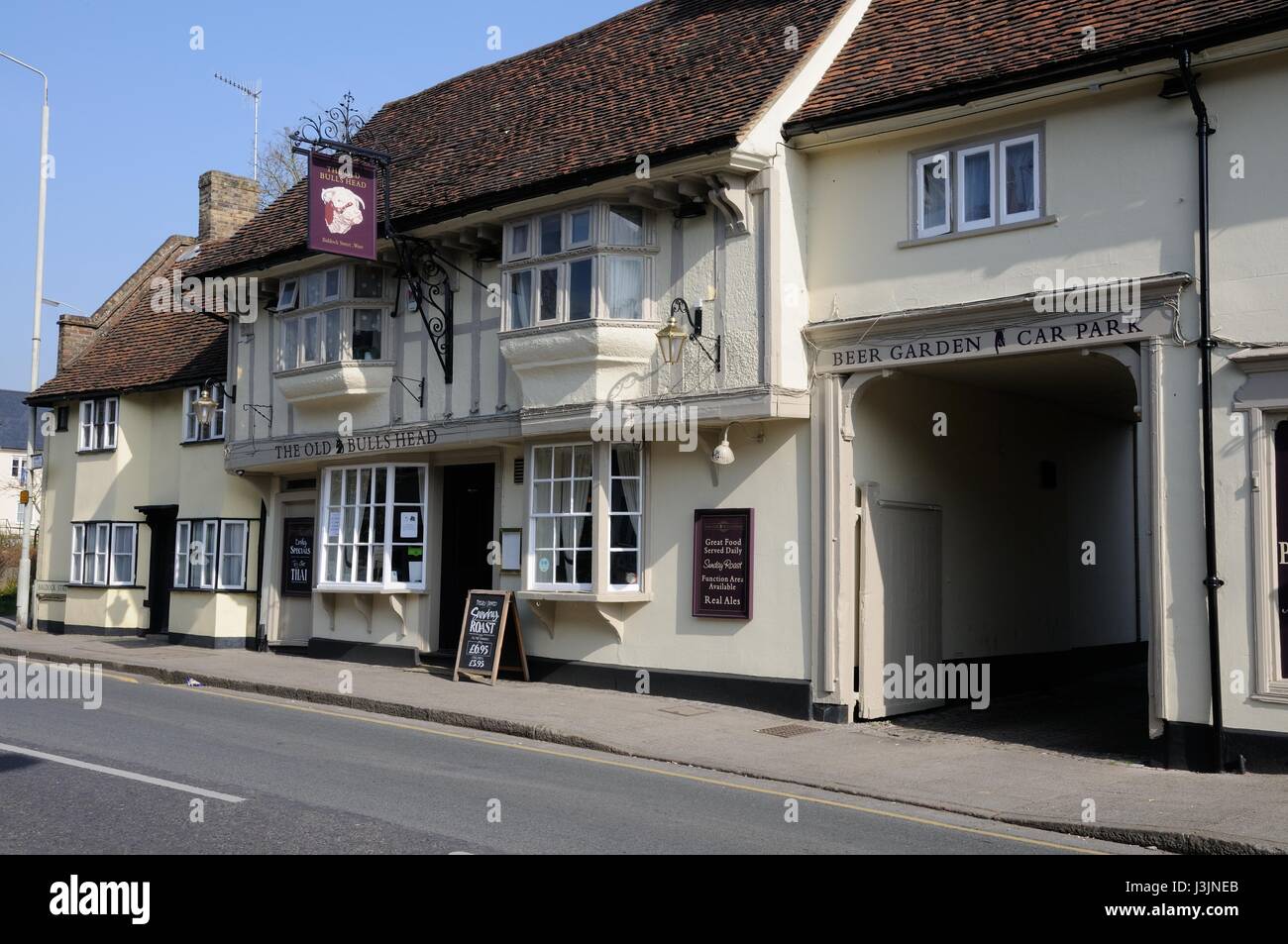 Old coaching inn building hi-res stock photography and images - Alamy