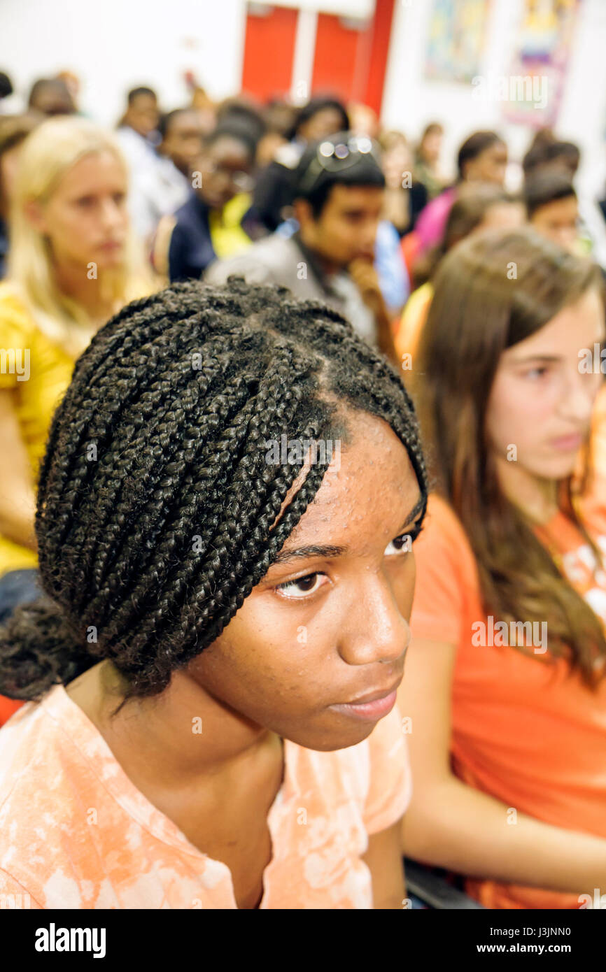 African school children assembly hi-res stock photography and images ...
