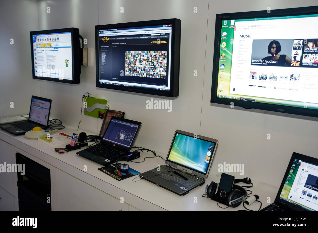 Miami Florida,Coconut Grove,Microsoft Innovative Mobile Lab,smarTECHS ...