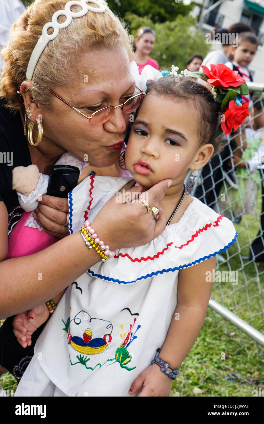 Nicaraguan traditional dress hi-res stock photography and images - Alamy