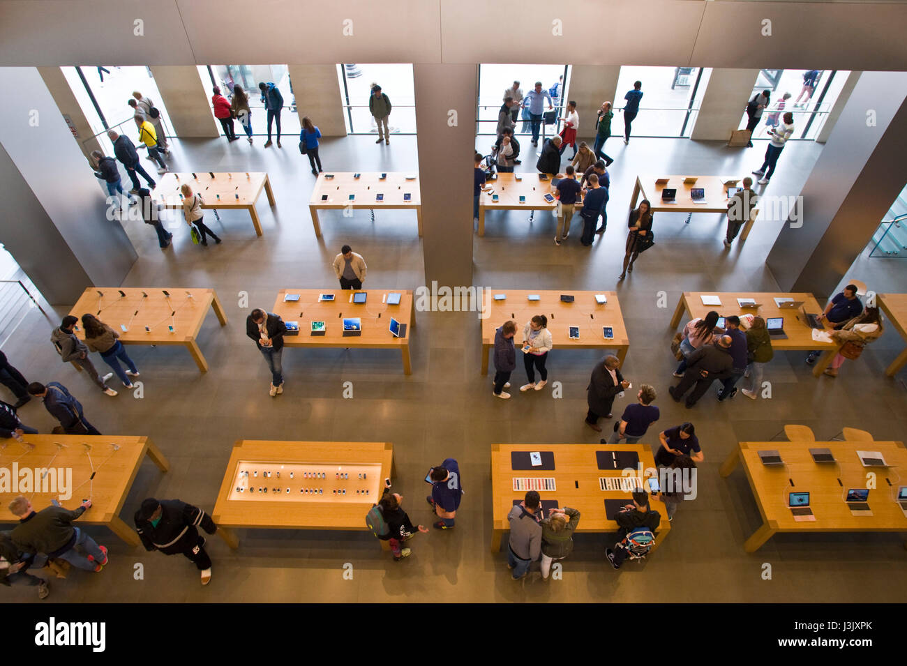 Mac barcelona hi-res stock photography and images - Alamy