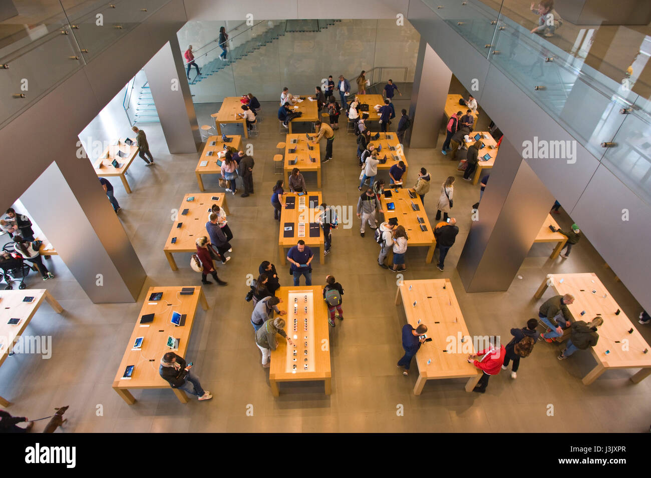 Mac barcelona hi-res stock photography and images - Alamy