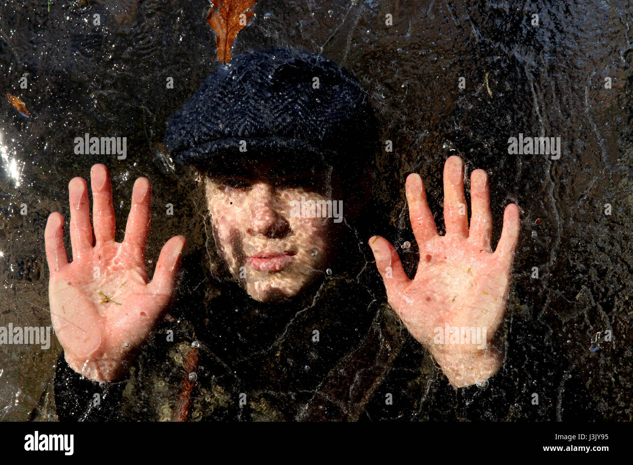 Country profile hi-res stock photography and images - Alamy