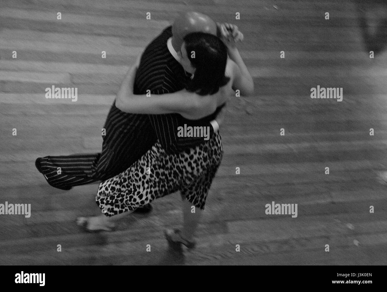 Tango dancers in Bloomsbury,London,UK Stock Photo - Alamy
