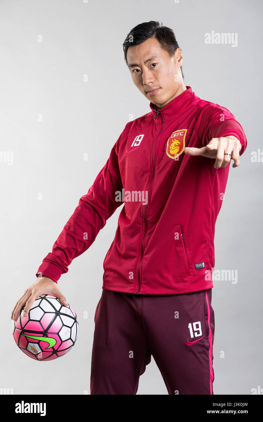 Portrait chinese soccer player yang hi-res stock photography and images ...