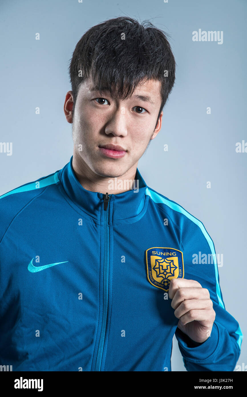 Zhang xiaobin hi-res stock photography and images - Alamy