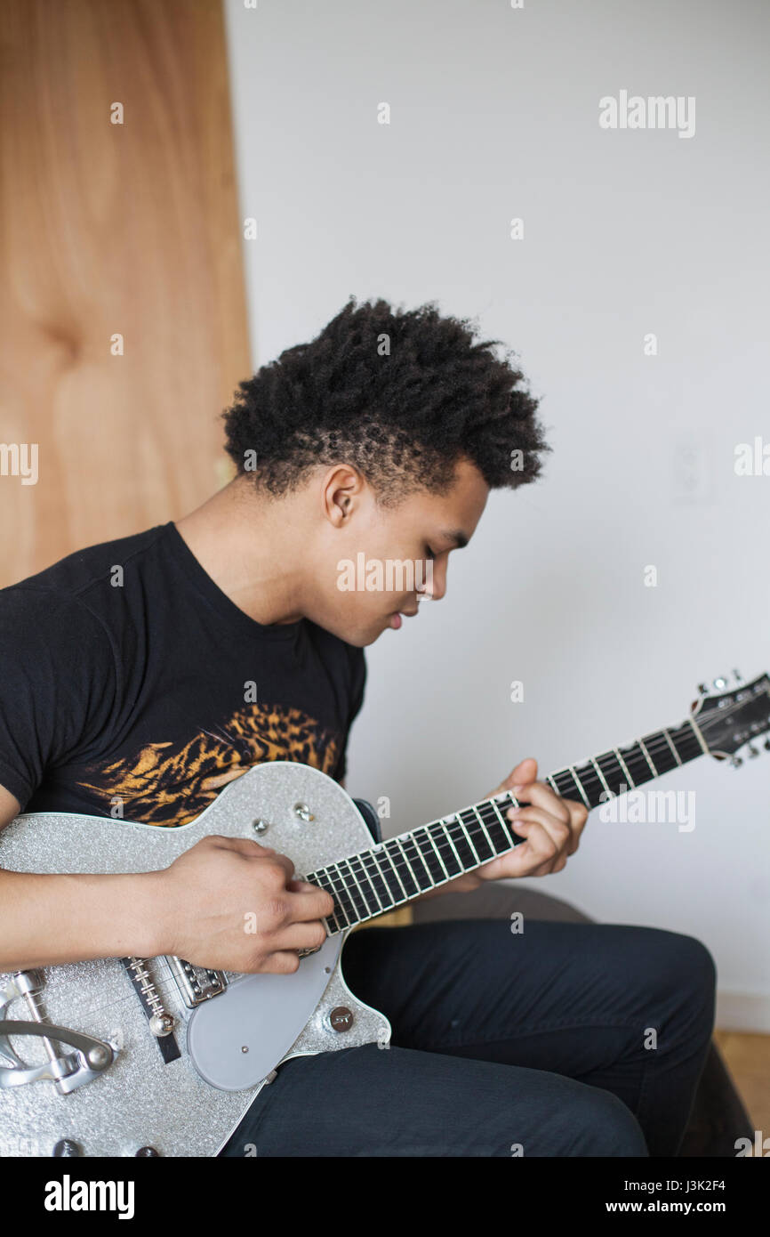 Yt music hi-res stock photography and images - Alamy