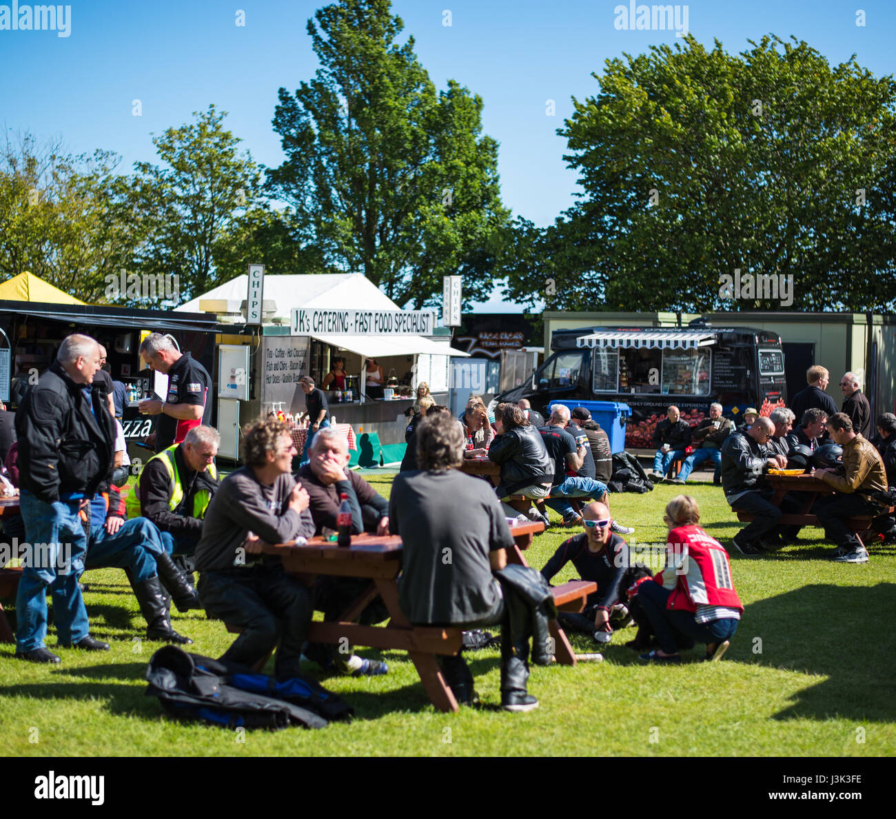 Grandstand people hi-res stock photography and images - Alamy