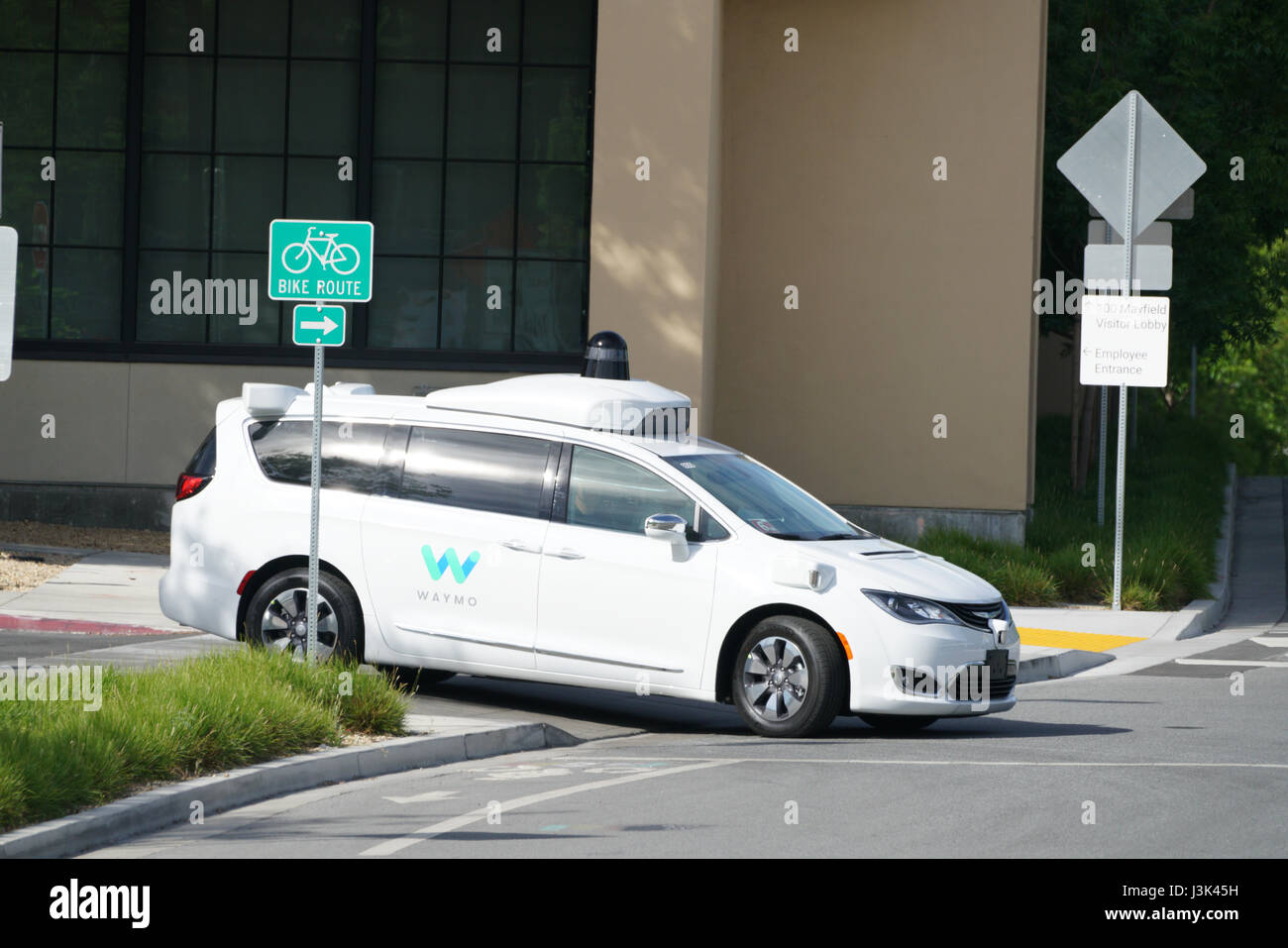 Autonomes fahrzeug hi-res stock photography and images - Alamy