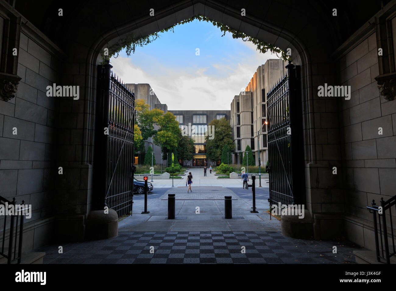 Joseph Regenstein Library as the University of Chicago seen through a ...