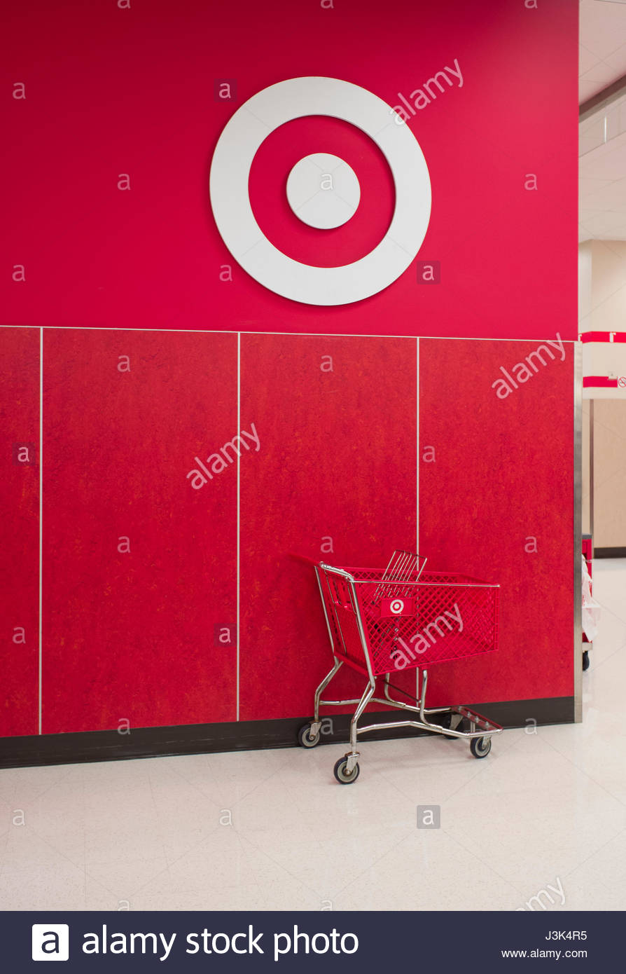 Target Shopping Cart High Resolution Stock Photography and Images - Alamy