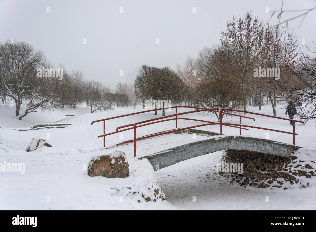 Picture of freezing river hi-res stock photography and images - Alamy