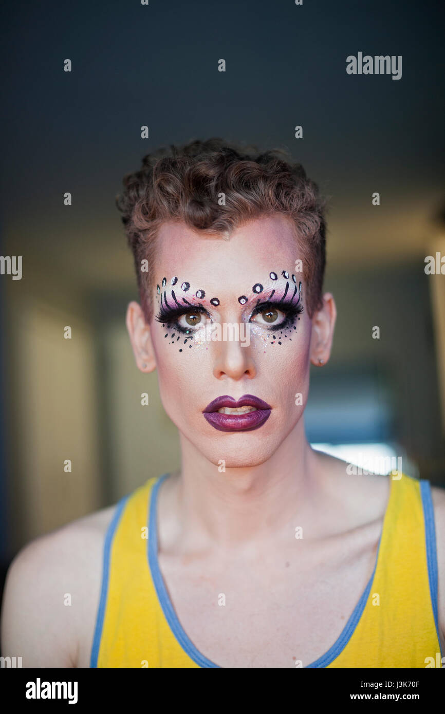 Drag makeup hi-res stock photography and images - Alamy