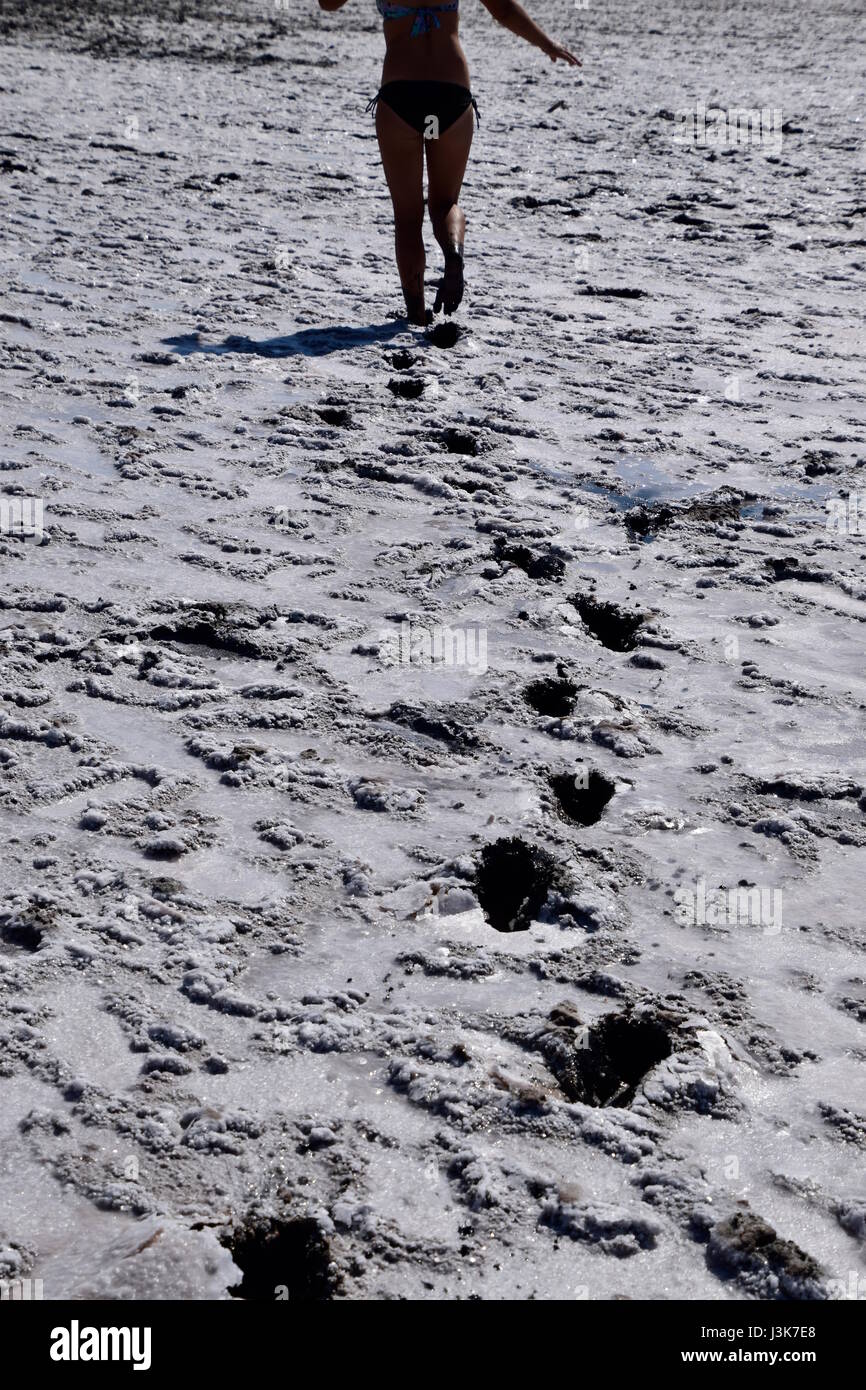 Rear view girl in bikini hi-res stock photography and images - Alamy