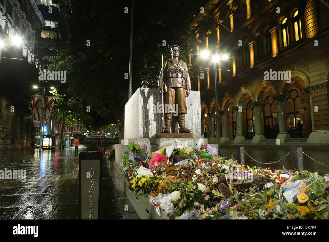 Sydney Cenotaph in Martin Place at nighttime Stock Photo - Alamy