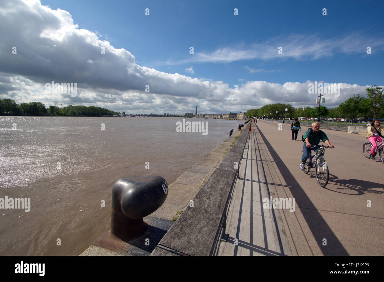 Bordeaux france river hi-res stock photography and images - Alamy