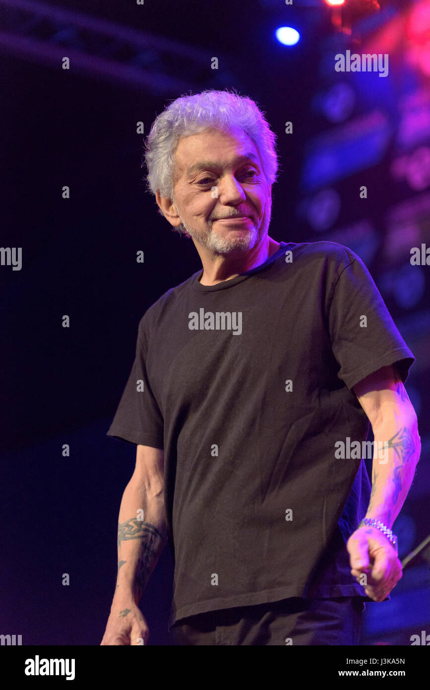 Drummer steve gadd hi-res stock photography and images - Alamy