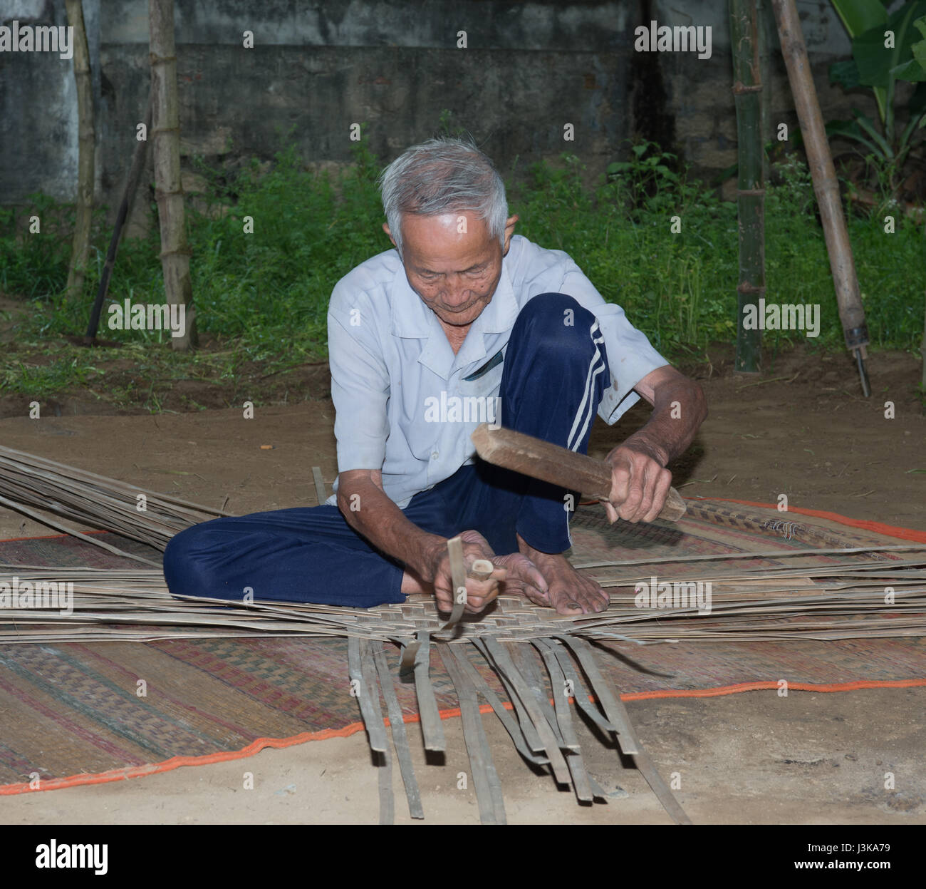 Indigenous vessel making hi-res stock photography and images - Alamy