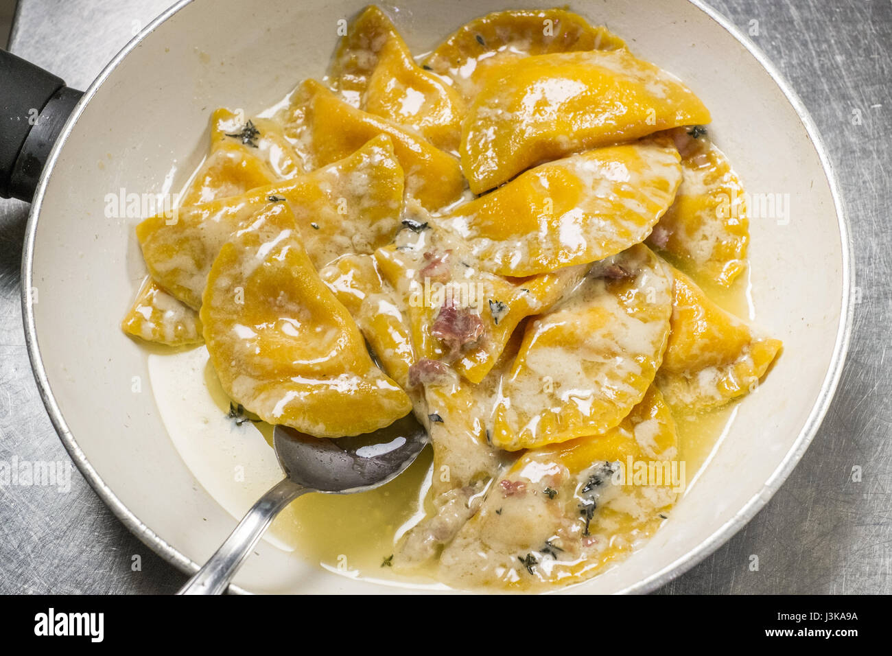 Ravioli pasta traditional italian dish hi-res stock photography and ...