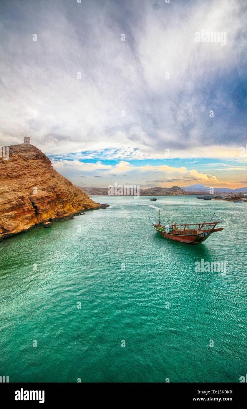 Oman sur dhow shipyard hi-res stock photography and images - Alamy