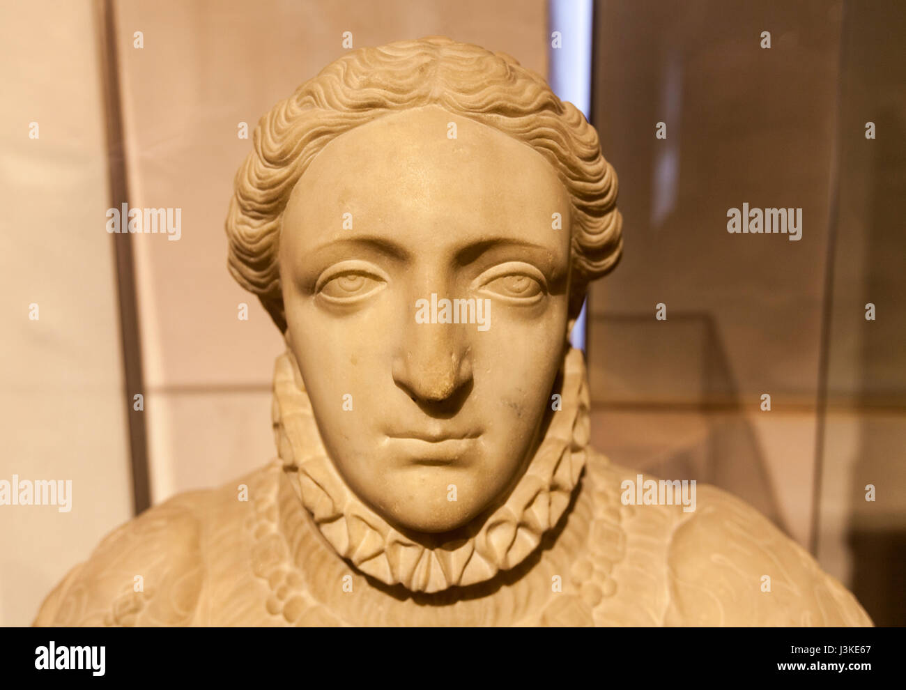 Statue artwork hi-res stock photography and images - Alamy