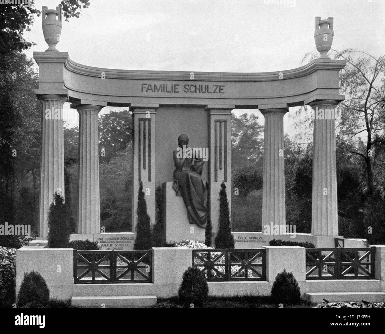 Hans Dammann's 'Grab Schulze' represents a gravestone artwork ...