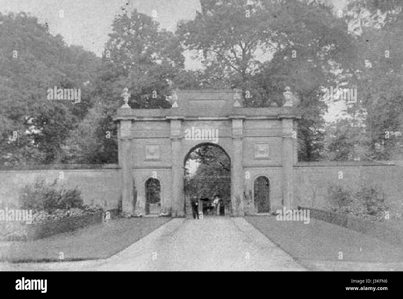 18th century gatehouse Black and White Stock Photos & Images - Alamy