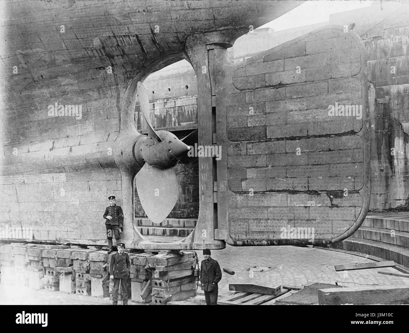 Rudder design Black and White Stock Photos & Images - Alamy