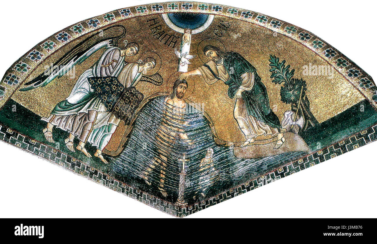 Squinch hi-res stock photography and images - Alamy