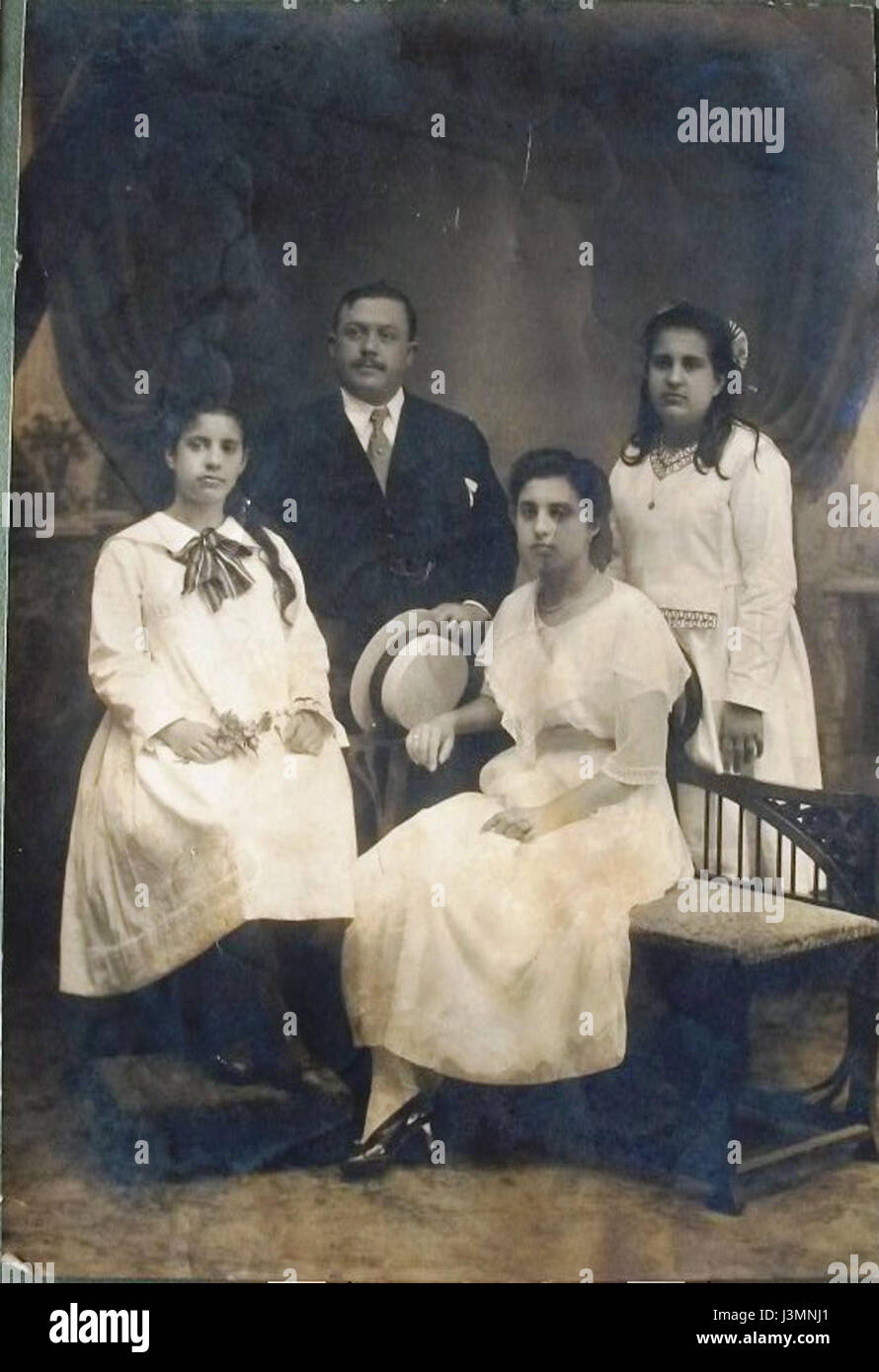 Rita hayworth 1946 gilda hi-res stock photography and images - Alamy