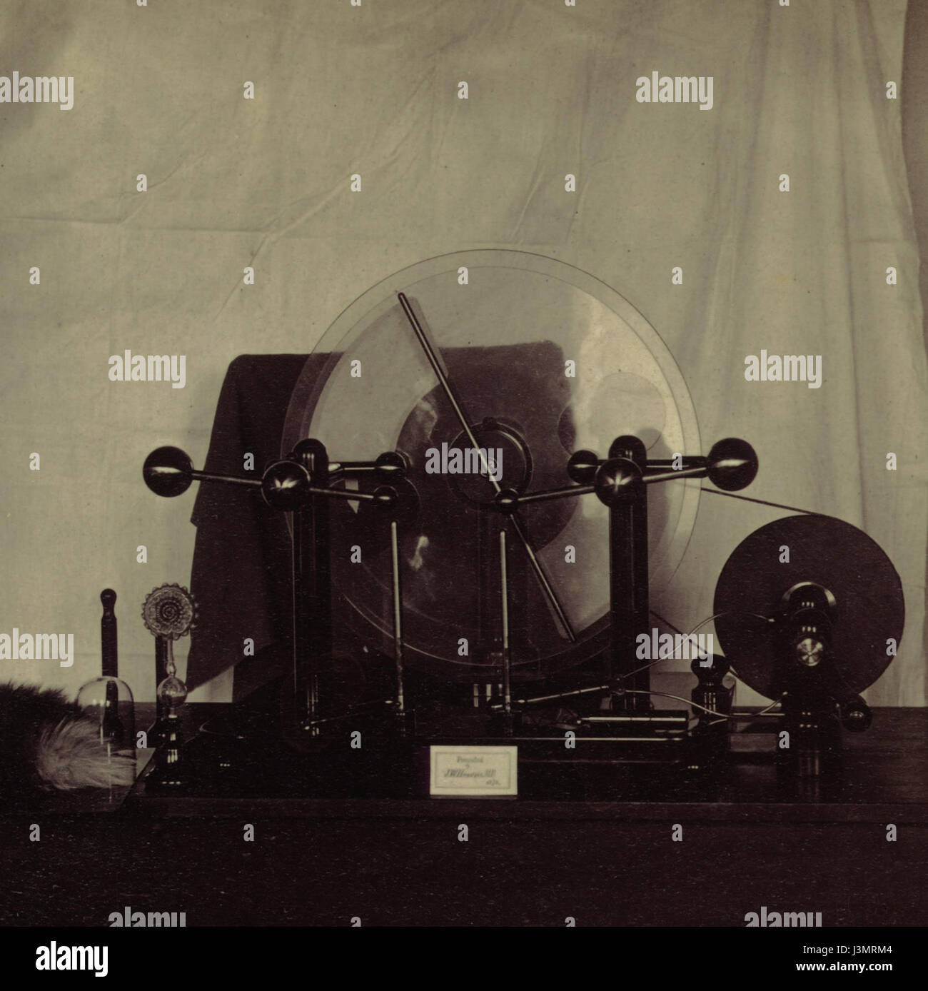 Early electrostatic machine hi-res stock photography and images - Alamy