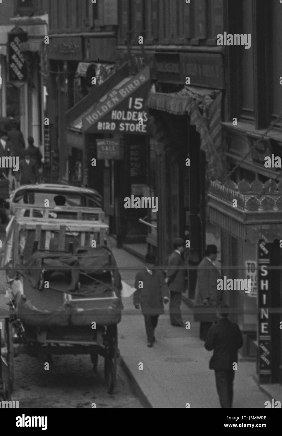 This early 20th-century photograph captures a detailed view of ...