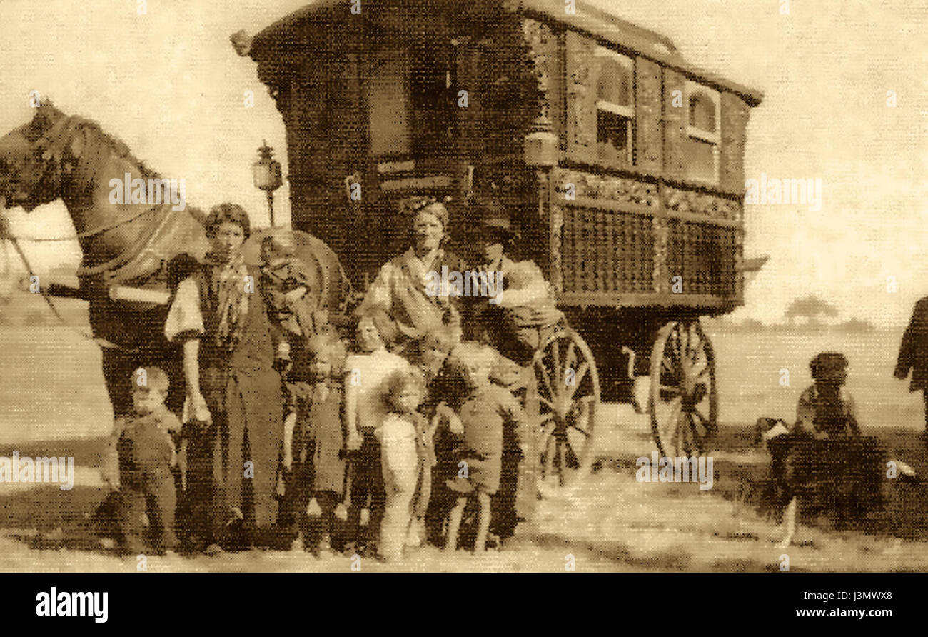 Gypsy wagon hi-res stock photography and images - Alamy