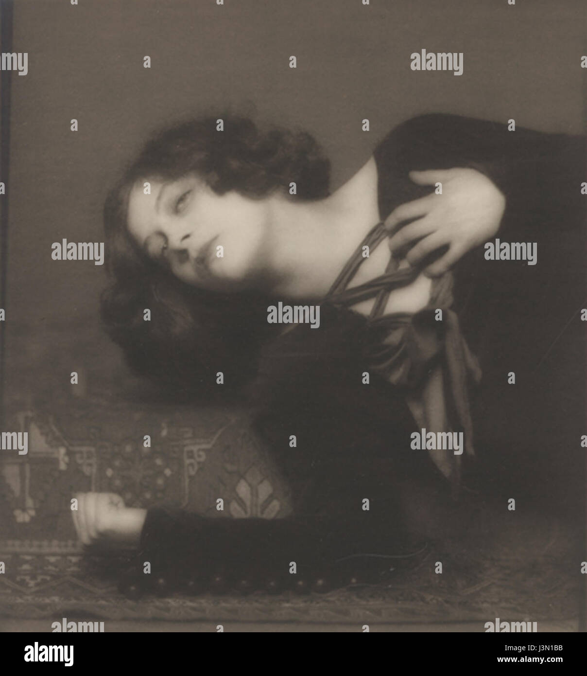 This photograph features iconic actress Greta Garbo and photographer ...