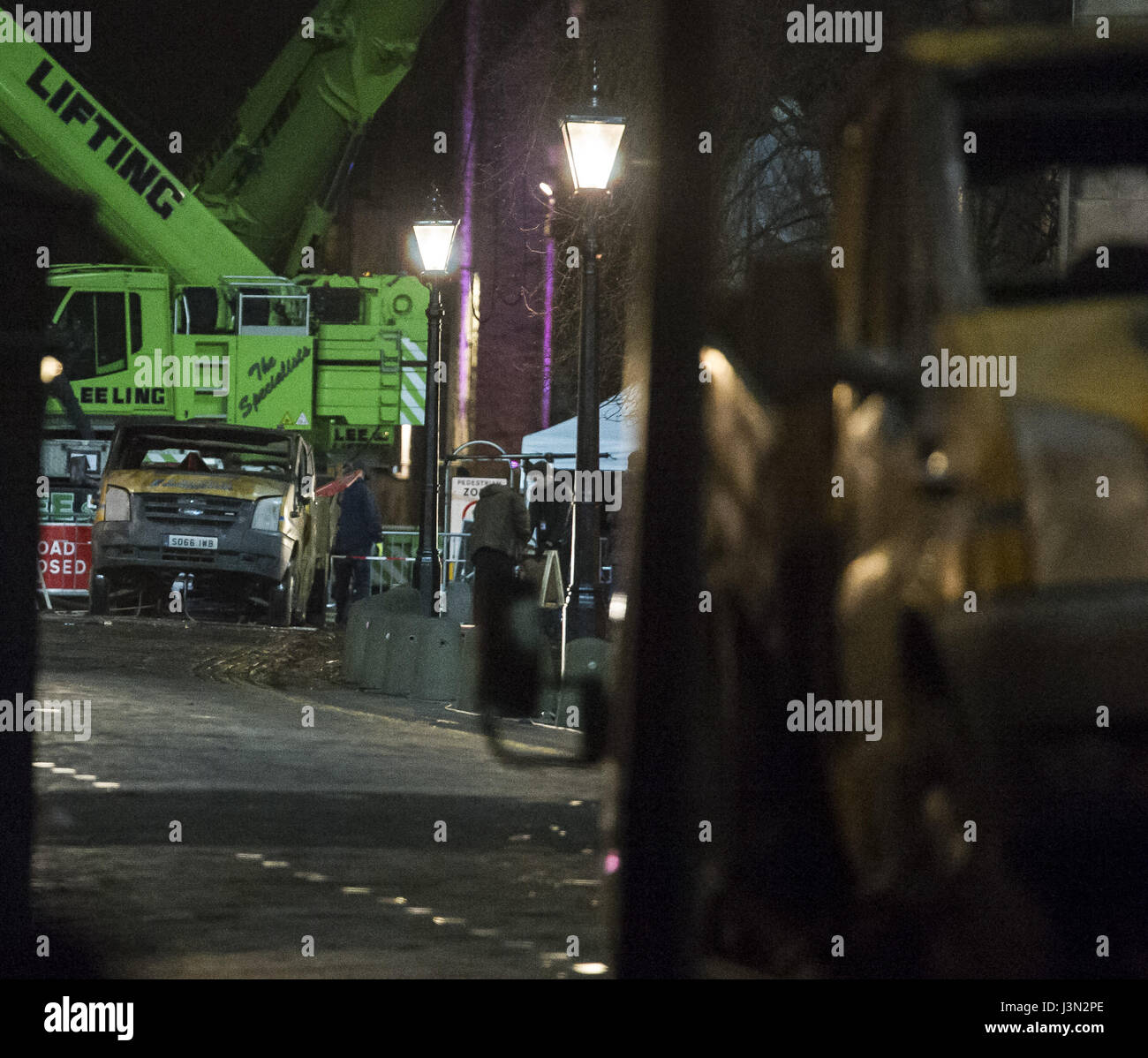 Filming of 'Avengers: Infinity War' on the Royal Mile in Edinburgh ...