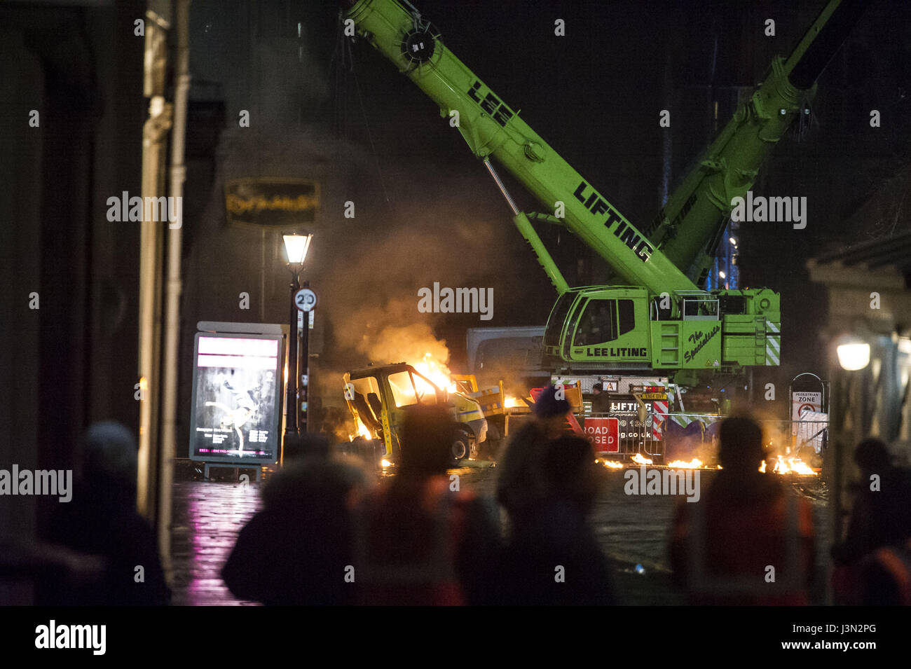 Filming of 'Avengers: Infinity War' on the Royal Mile in Edinburgh ...